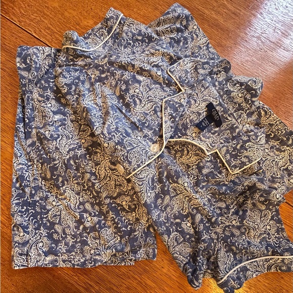 Chaps | Intimates & Sleepwear | Chaps Blue And White Paisley Pajama Set ...